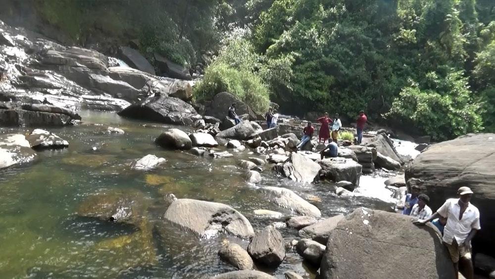 Youth missing from Galaboda waterfall - Breaking News | Daily Mirror