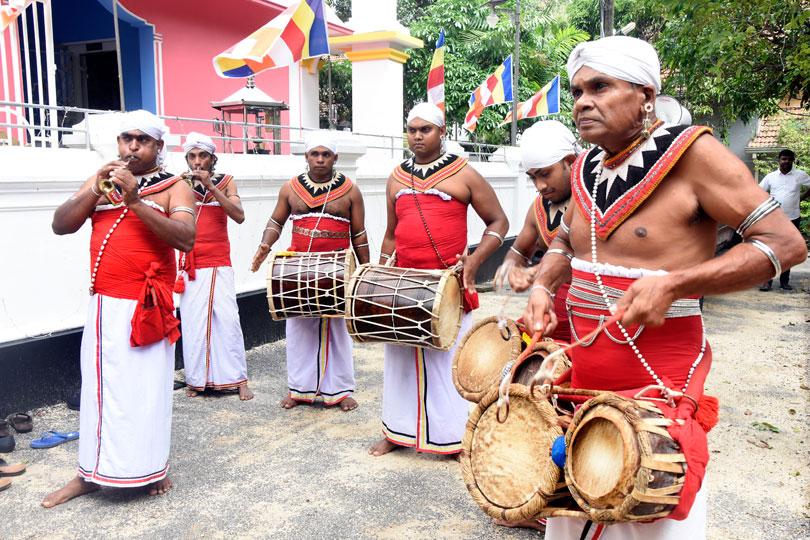 Vesak Maha Perahera... - Caption Story | Daily Mirror