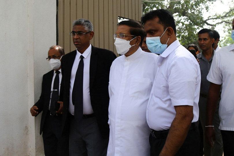 Maithri arrives at Colombo Fort Magistrate - Breaking News | Daily Mirror