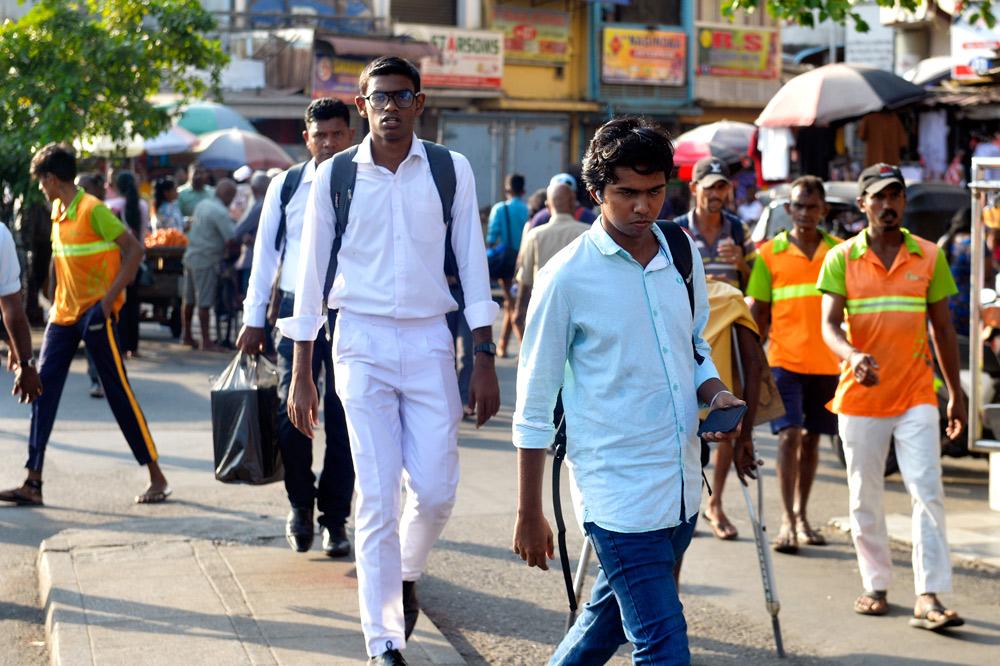 Colombo’s lively daily rhythm - Caption Story | Daily Mirror