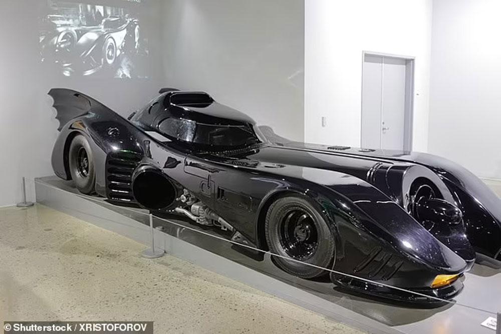 Renault unveils Batmobile-Inspired EV - Caption Story | Daily Mirror