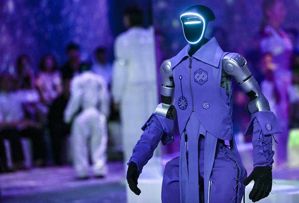 Humanoid robots perform at Seoul - Caption Story | Daily Mirror