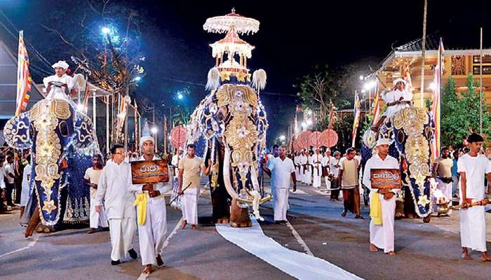 Gangaramaya perahera a success - Front Page | Daily Mirror