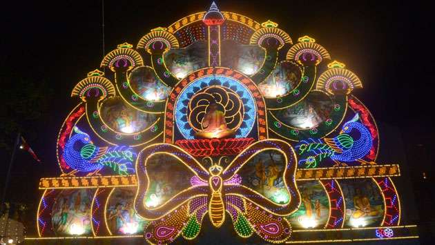 Vesak pandals light up Colombo - Caption Story | Daily Mirror