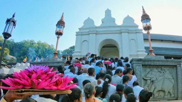 No special queues for VIPs during sacred tooth relic exposition: DIG ...