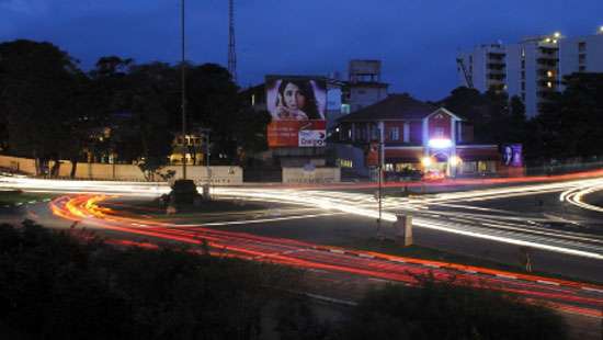 Heavy traffic at Thummulla Junction - Breaking News | Daily Mirror