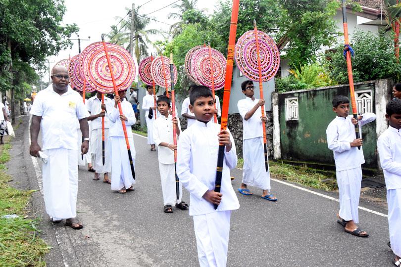 Vesak Maha Perahera... - Caption Story | Daily Mirror