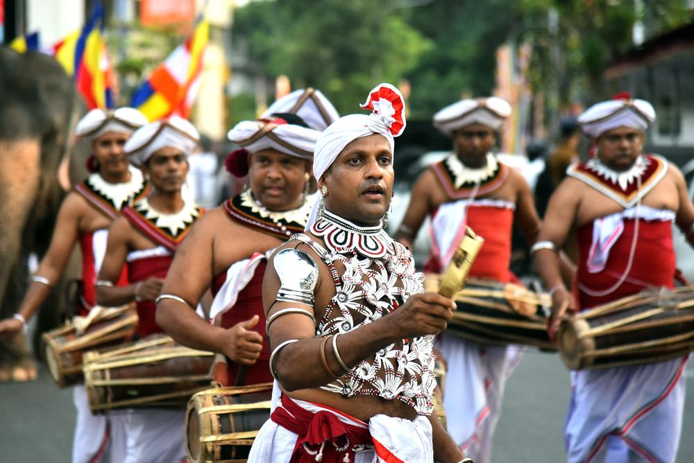 Before Gangaramaya Navam Perahera… - Caption Story | Daily Mirror