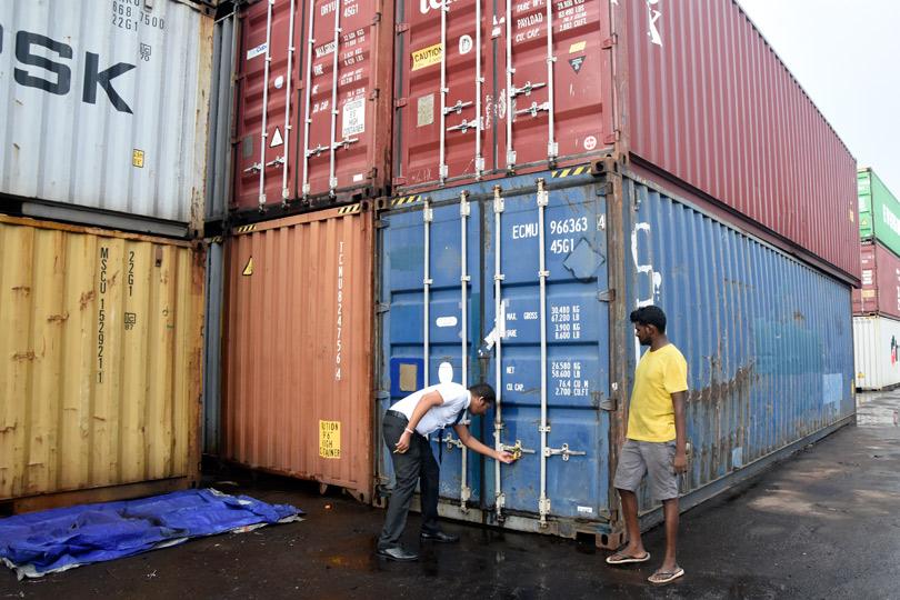 SL Customs thwart massive Karunka transshipment at port - Breaking News ...