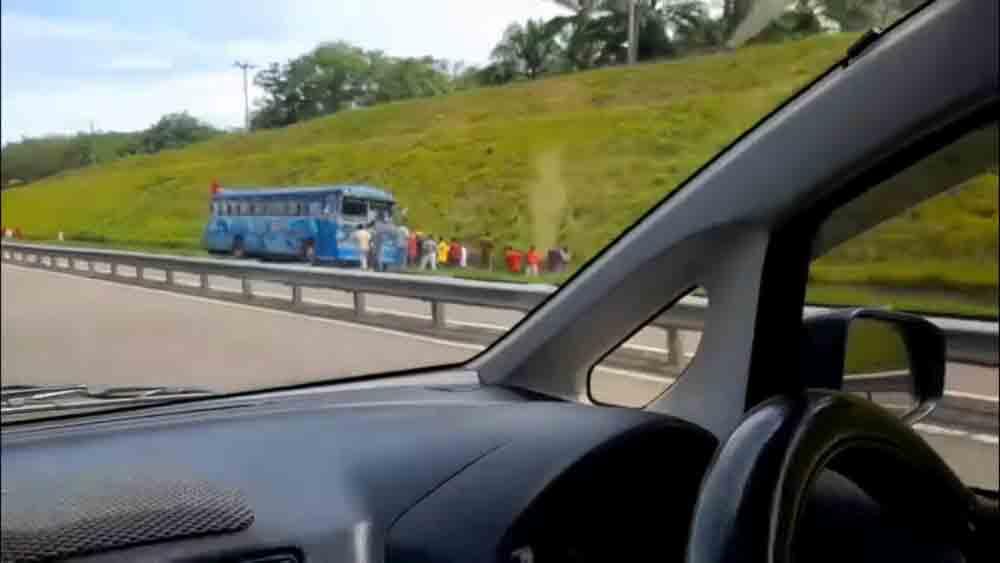Legal action against buses parked at Welipenna Expressway - Breaking ...
