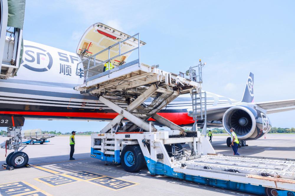 New cargo flight service commenced - Caption Story | Daily Mirror