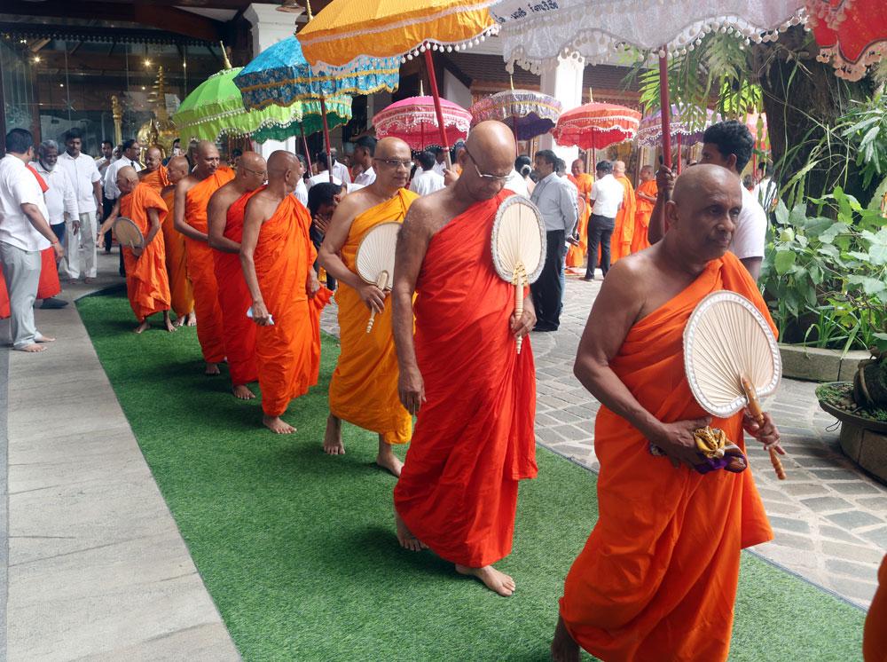 First death anniversary of Podi Hamuduruwo - Caption Story | Daily Mirror