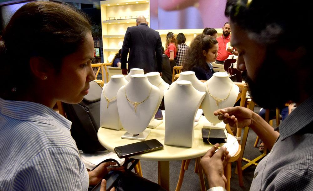 'Wedding Show 2025' at BMICH - Caption Story | Daily Mirror