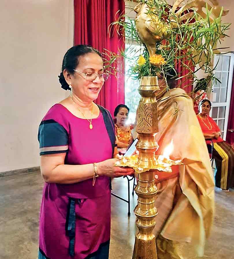 SLFUW celebrates Sinhala & Tamil New Year - News Features | Daily Mirror