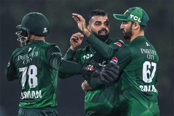 Pakistan cruise past Sri Lanka in T20I opener - Breaking News | Daily ...