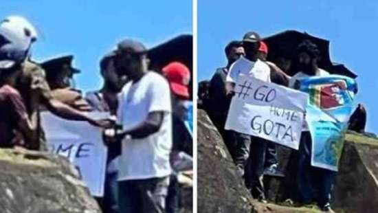 Police removed “Gota Go Home” protesters from Galle Fort - Breaking ...