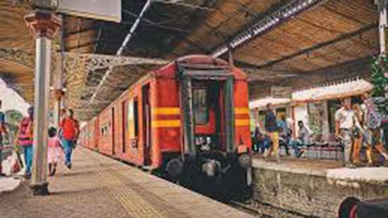 No trains until Monday: Railways Dept. - Breaking News | Daily Mirror