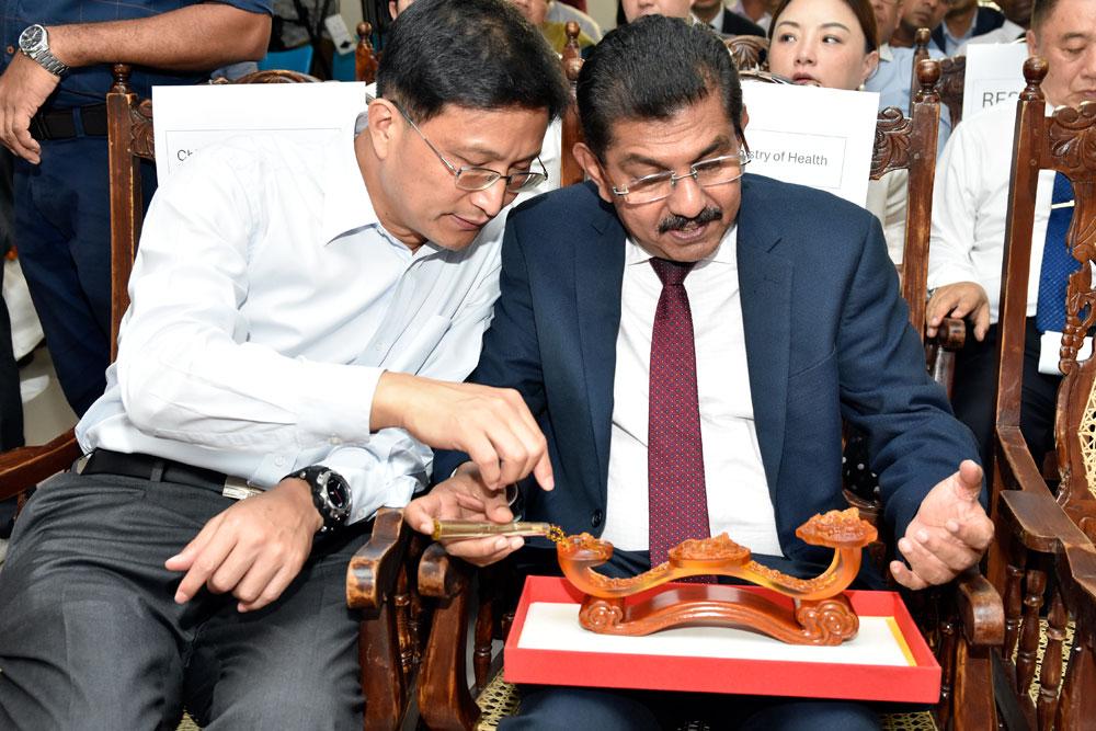 Ceremonial handing over... - Caption Story | Daily Mirror