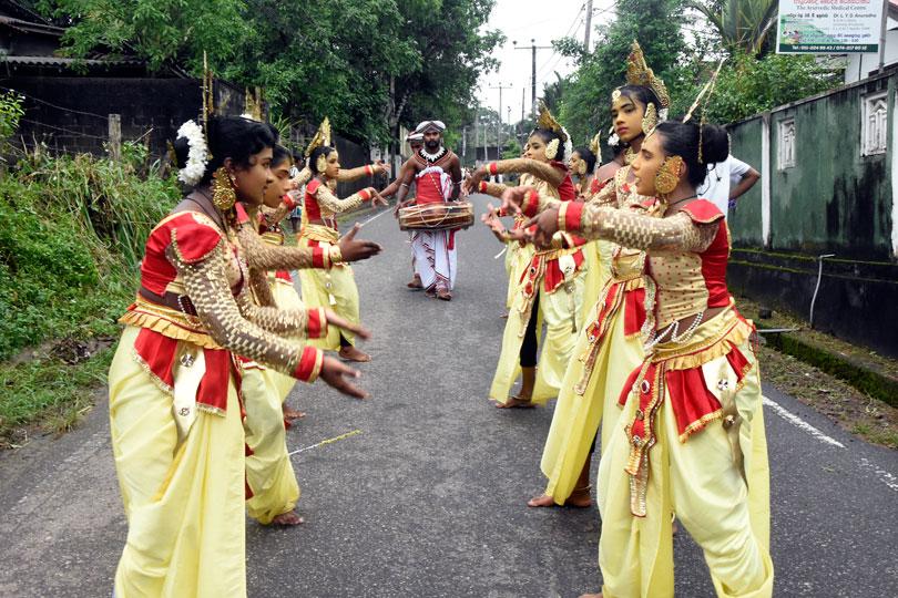 Vesak Maha Perahera... - Caption Story | Daily Mirror
