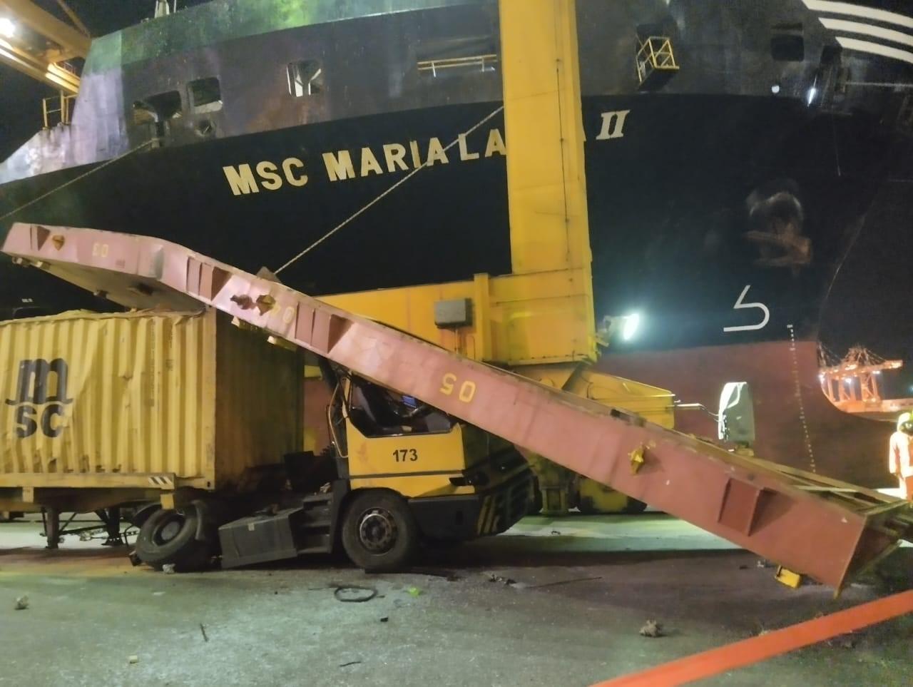 Hatch Cover crushes truck at Colombo Port; driver injured - Breaking ...