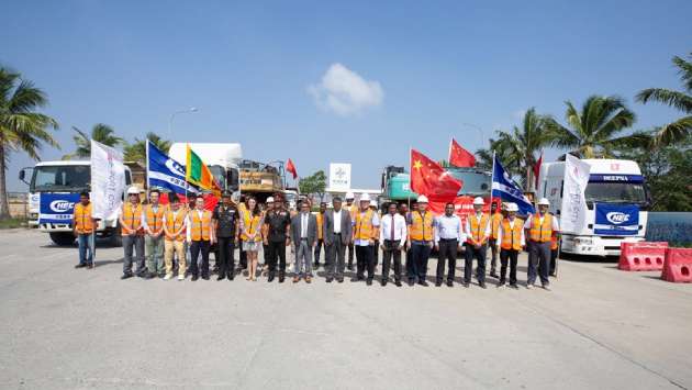 Port City Colombo deploys heavy machinery to Central Province - Breaking News | Daily Mirror