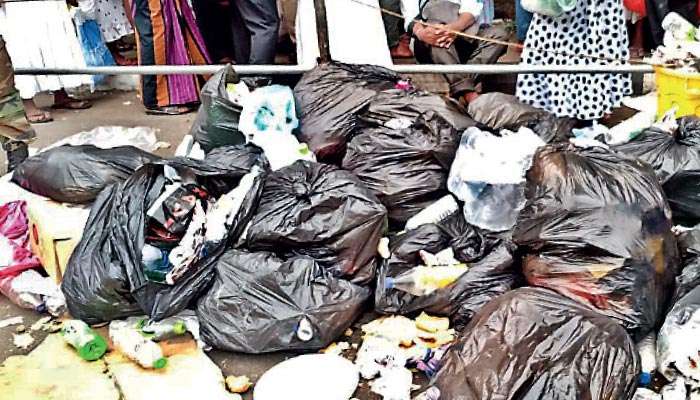 PHIs working hard to keep Kandy clean - Front Page | Daily Mirror