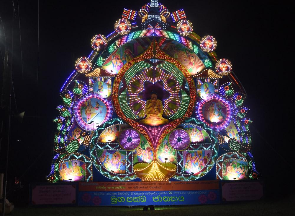 Vesak pandals light up Colombo - Caption Story | Daily Mirror