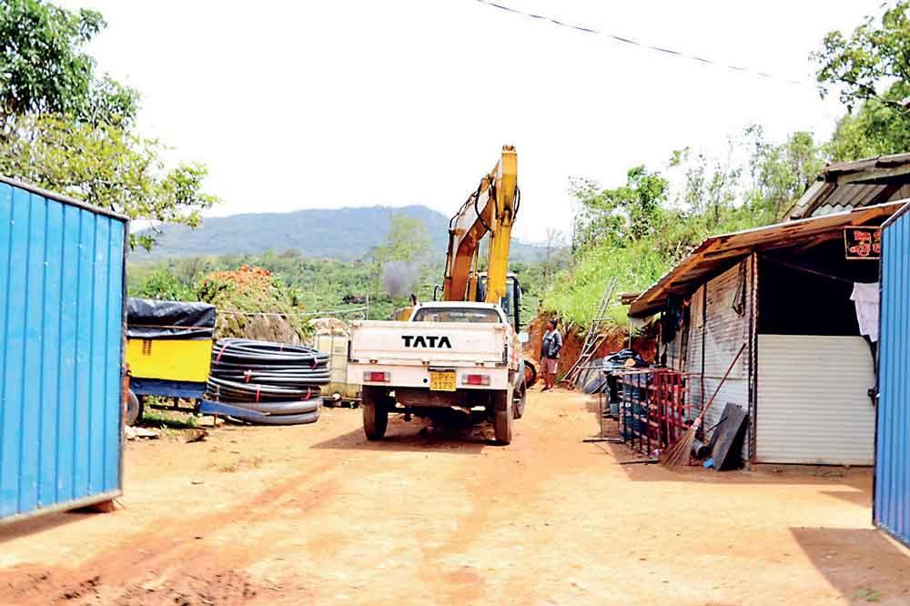 Spotlight on illegal mechanised gem mining in Botiyathenna - News ...