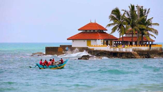 Man falls to death while trying to steal gem from Seenigama Devala ...