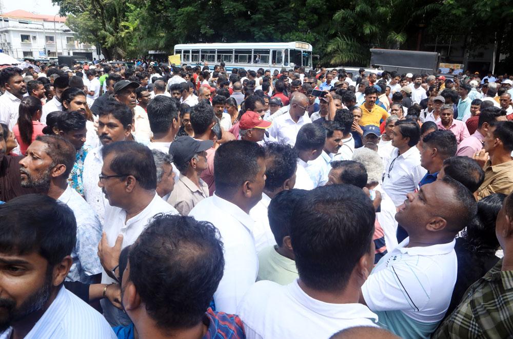 Large crowds outside to see MR - Caption Story | Daily Mirror
