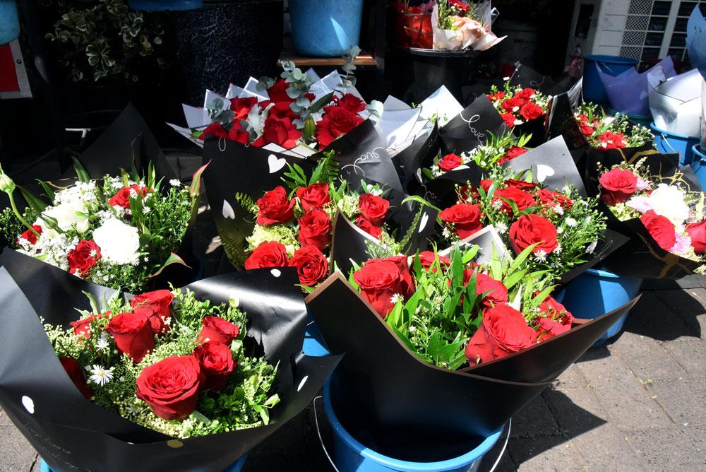 Roses see weak demand as prices bite - Breaking News | Daily Mirror
