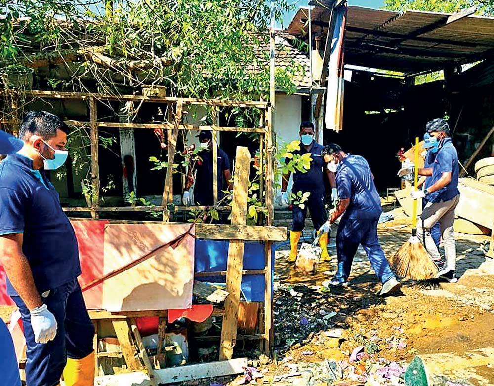 SLIC General and SLIC Life lend hand to flood-affected communities ...