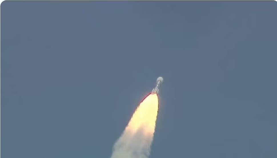 India launches rocket towards the sun - Breaking News | Daily Mirror