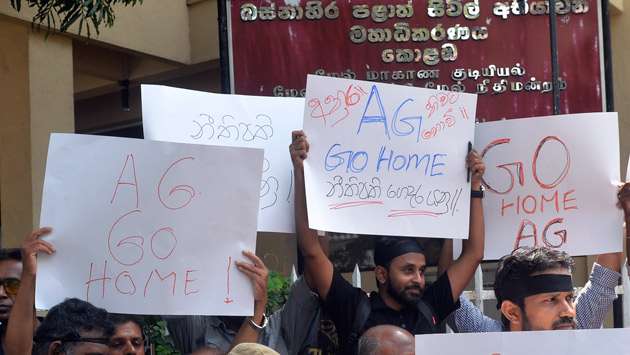 Silent protest over Lasantha Wickramathunga murder case - Caption Story ...