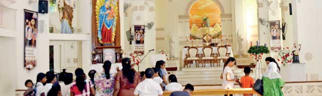 Miracle at St. Anne’s Church, Wattala - News Features | Daily Mirror